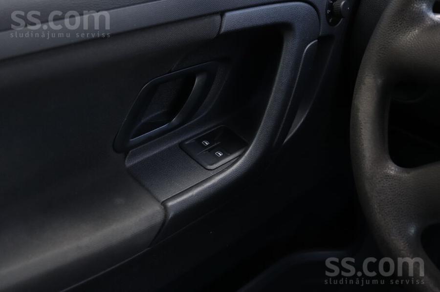 Brūns Skoda Fabia 2013 Valmiera, ar dzinēja tilpumu 1.40 L un nobraukumu 157 tūkst. km par 2500 €, foto 14 vietnē AUTOMOTO.COM.LV