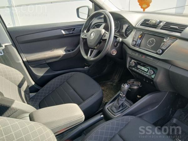 Brown Skoda Fabia 2016 in Riga, with an engine capacity of 1.20 L and mileage of 119 thousand km for 7900 €, photo 6 on AUTOMOTO.COM.LV