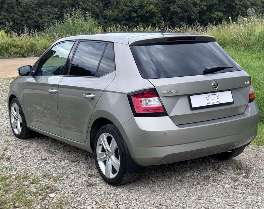 Brown Skoda Fabia 2016 in Kaunas, with an engine capacity of 1.20 L and mileage of 245 thousand km for 6290 €, photo 9 on AUTOMOTO.COM.LV