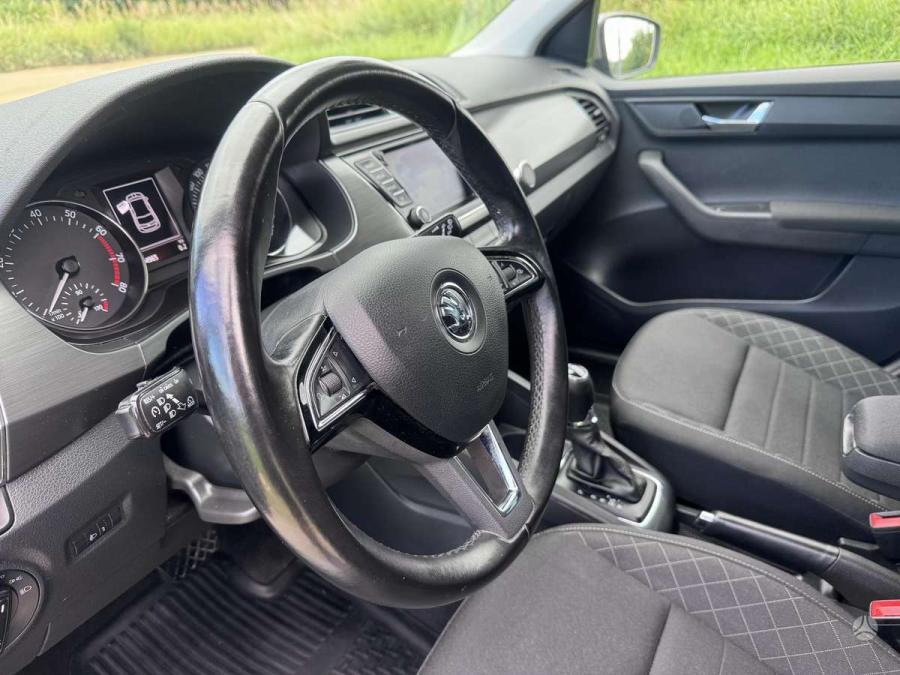 Brown Skoda Fabia 2016 in Kaunas, with an engine capacity of 1.20 L and mileage of 245 thousand km for 6290 €, photo 15 on AUTOMOTO.COM.LV