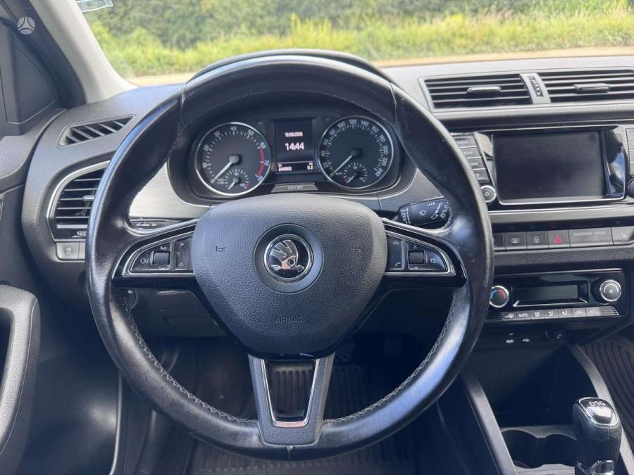Brown Skoda Fabia 2016 in Kaunas, with an engine capacity of 1.20 L and mileage of 245 thousand km for 6290 €, photo 16 on AUTOMOTO.COM.LV