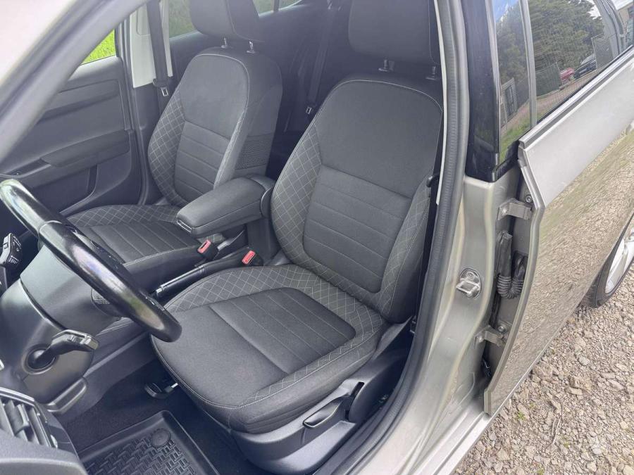 Brown Skoda Fabia 2016 in Kaunas, with an engine capacity of 1.20 L and mileage of 245 thousand km for 6290 €, photo 18 on AUTOMOTO.COM.LV