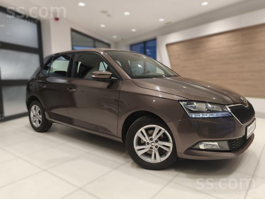 Brown Skoda Fabia 2021 in Riga, with an engine capacity of 1.00 L and mileage of 31 thousand km for 11990 €, photo 1 on AUTOMOTO.COM.LV