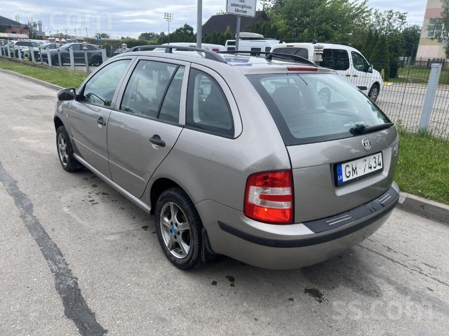Brown Skoda Fabia 2007 in Riga, with an engine capacity of 1.20 L and mileage of 185 thousand km for 1200 €, photo 4 on AUTOMOTO.COM.LV