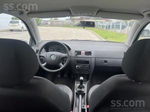 Brown Skoda Fabia 2007 in Riga, with an engine capacity of 1.20 L and mileage of 185 thousand km for 1200 €, photo 8 on AUTOMOTO.COM.LV