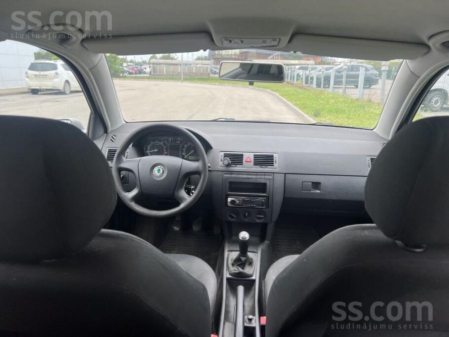 Brown Skoda Fabia 2007 in Riga, with an engine capacity of 1.20 L and mileage of 185 thousand km for 1200 €, photo 8 on AUTOMOTO.COM.LV