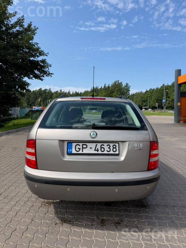 Brown Skoda Fabia 2007 in Riga, with an engine capacity of 1.20 L and mileage of 85 thousand km for 1200 €, photo 3 on AUTOMOTO.COM.LV