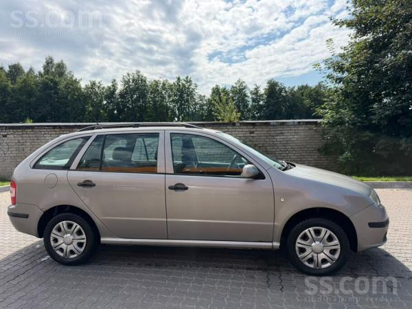 Brown Skoda Fabia 2007 in Riga, with an engine capacity of 1.20 L and mileage of 85 thousand km for 1200 €, photo 4 on AUTOMOTO.COM.LV