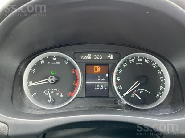 Brūns Skoda Fabia 2008 Talsi, ar dzinēja tilpumu 1.40 L un nobraukumu 203 tūkst. km par 2999 €, foto 9 vietnē AUTOMOTO.COM.LV