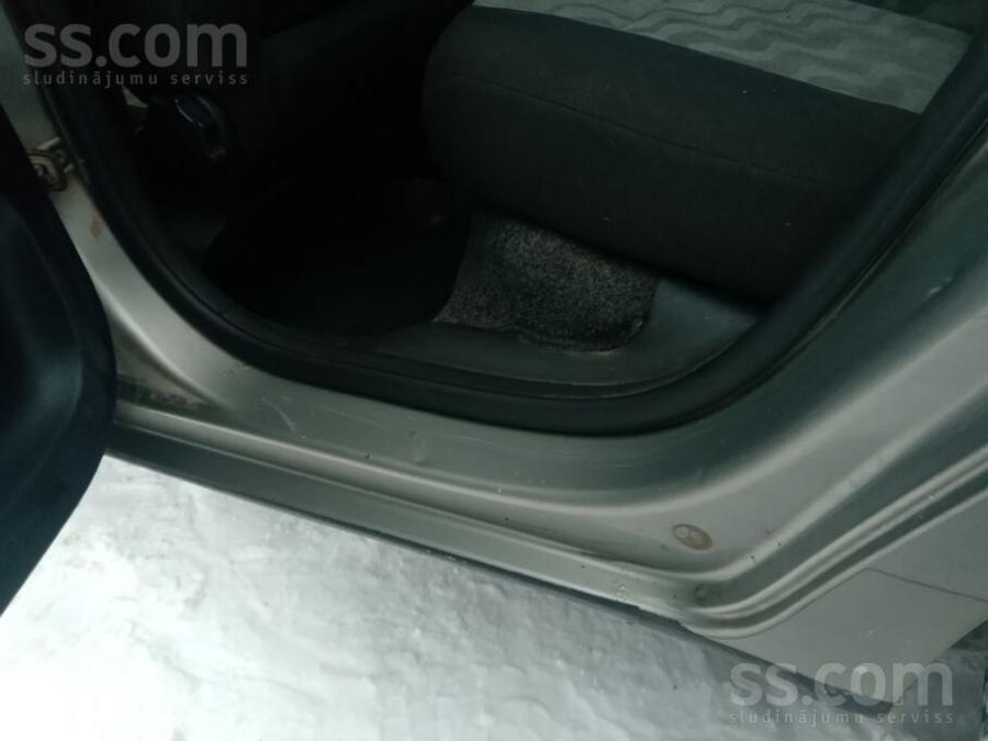 Brūns Skoda Fabia 2008 Rēzekne, ar dzinēja tilpumu 1.60 L un nobraukumu 245 tūkst. km par 1250 €, foto 4 vietnē AUTOMOTO.COM.LV