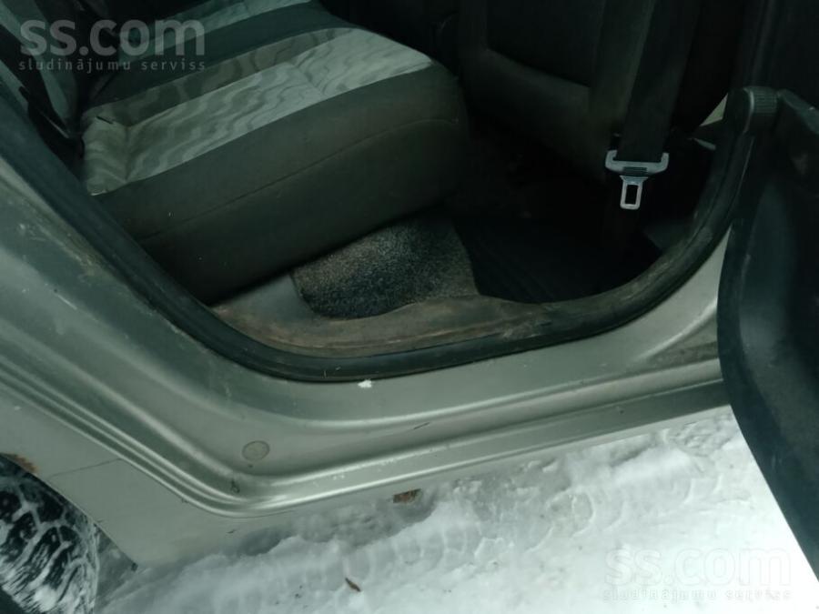 Brūns Skoda Fabia 2008 Rēzekne, ar dzinēja tilpumu 1.60 L un nobraukumu 245 tūkst. km par 1250 €, foto 5 vietnē AUTOMOTO.COM.LV