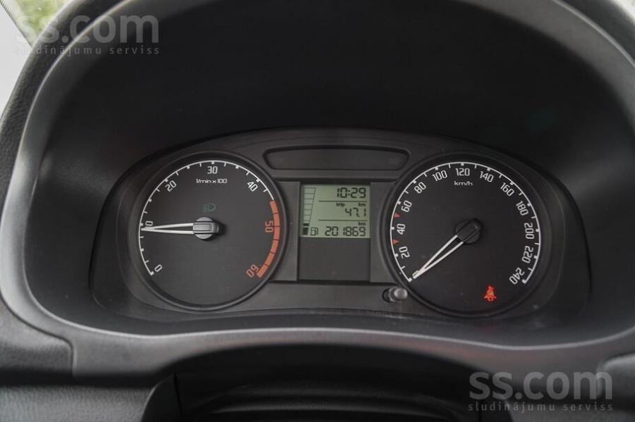 Brown Skoda Fabia 2009 in Riga, with an engine capacity of 1.40 L and mileage of 202 thousand km for 3990 €, photo 11 on AUTOMOTO.COM.LV