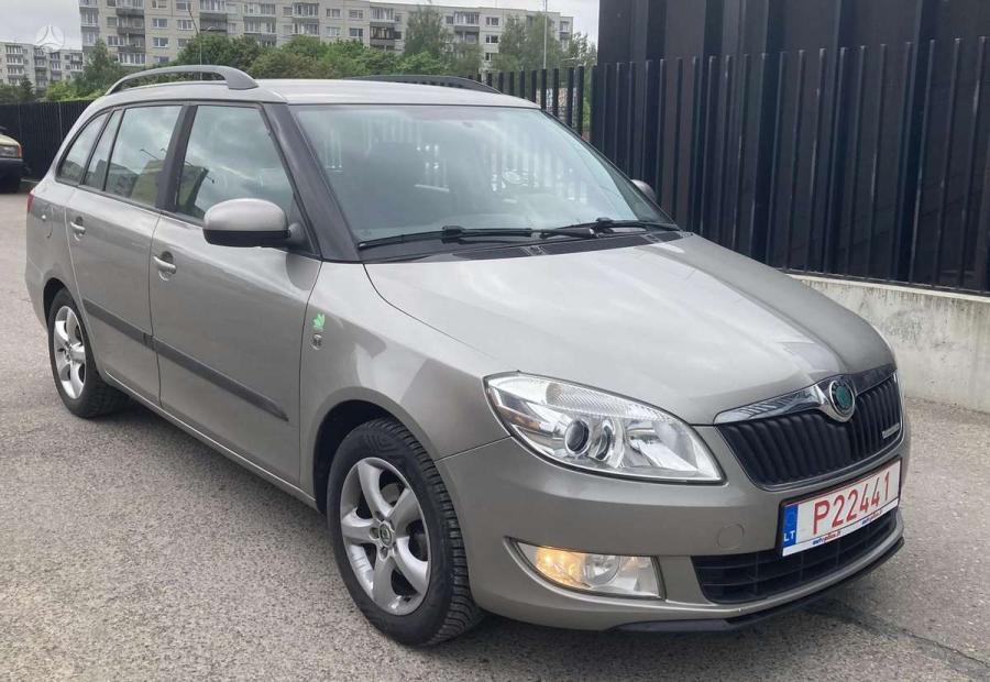 Brūns Skoda Fabia 2011 Viļņa, ar dzinēja tilpumu 1.20 L un nobraukumu 235 tūkst. km par 2950 €, foto 1 vietnē AUTOMOTO.COM.LV