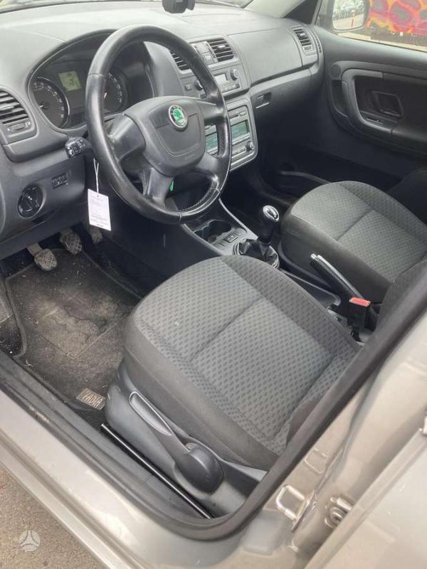 Brūns Skoda Fabia 2011 Viļņa, ar dzinēja tilpumu 1.20 L un nobraukumu 235 tūkst. km par 2950 €, foto 5 vietnē AUTOMOTO.COM.LV