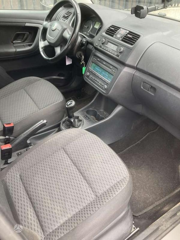 Brūns Skoda Fabia 2011 Viļņa, ar dzinēja tilpumu 1.20 L un nobraukumu 235 tūkst. km par 2950 €, foto 6 vietnē AUTOMOTO.COM.LV