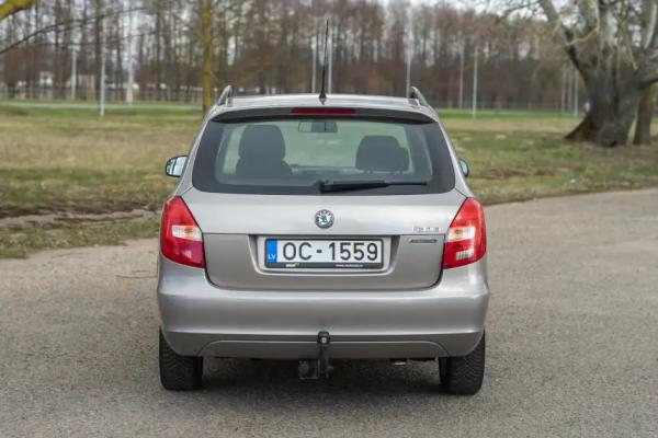 Brūns Skoda Fabia 2011 Liepāja, ar dzinēja tilpumu 1.20 L un nobraukumu 270 tūkst. km par 3450 €, foto 3 vietnē AUTOMOTO.COM.LV