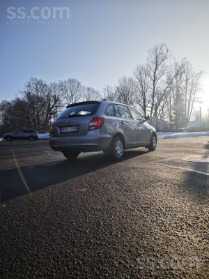 Brown Skoda Fabia 2014 in Riga, with an engine capacity of 1.60 L and mileage of 166 thousand km for 2950 €, photo 3 on AUTOMOTO.COM.LV