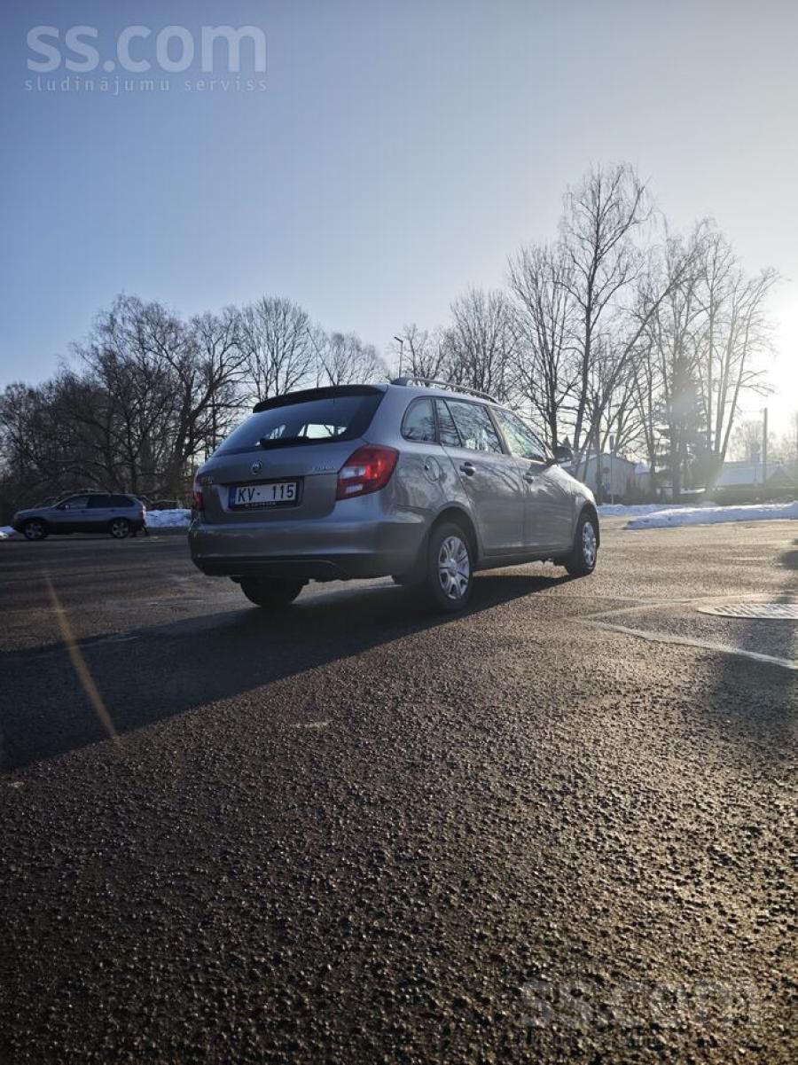 Brown Skoda Fabia 2014 in Riga, with an engine capacity of 1.60 L and mileage of 166 thousand km for 2950 €, photo 3 on AUTOMOTO.COM.LV