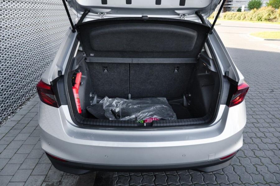 Skoda Fabia 2022 Mārupe, ar dzinēja tilpumu 1.00 L un nobraukumu 105 tūkst. km par 15000 €, foto 21 vietnē AUTOMOTO.COM.LV