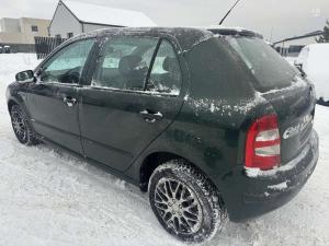 Green Skoda Fabia 2000 in Vilnius, with an engine capacity of 1.40 L and mileage of 407 thousand km for 400 €, photo 2 on AUTOMOTO.COM.LV