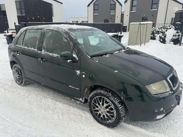 Zaļš Skoda Fabia 2000 Viļņa, ar dzinēja tilpumu 1.40 L un nobraukumu 407 tūkst. km par 400 €, foto 4 vietnē AUTOMOTO.COM.LV