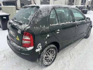 Green Skoda Fabia 2000 in Vilnius, with an engine capacity of 1.40 L and mileage of 407 thousand km for 400 €, photo 5 on AUTOMOTO.COM.LV