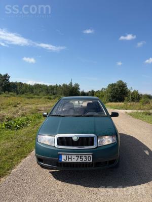 Зеленый Шкода Фабия 2001 в Резекне, объемом двигателя 1.40 л и пробегом 240 тыс. км за 880 €, фото  на AUTOMOTO.COM.LV
