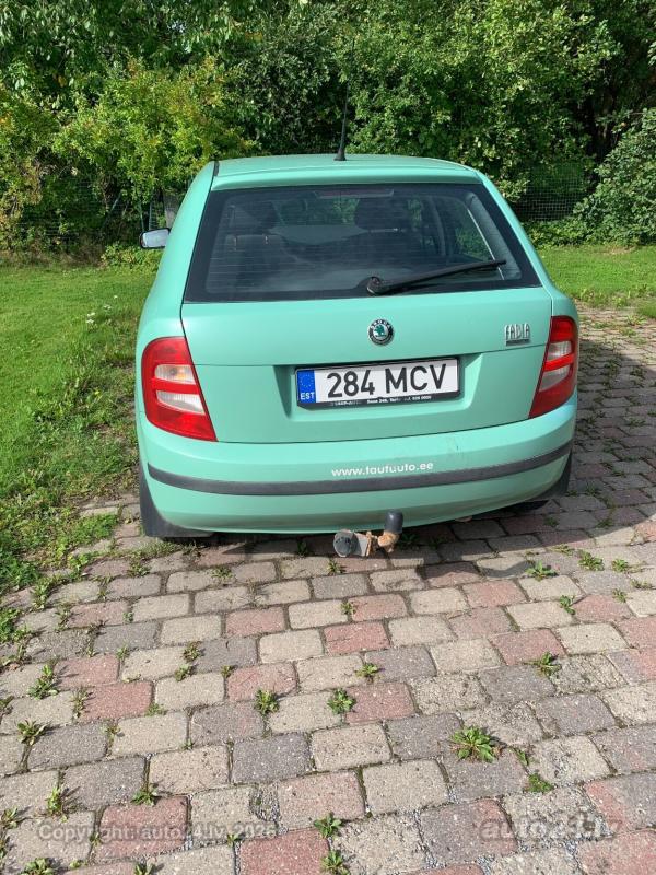 Skoda Fabia 2001 Tallina vietnē Zaļš Skoda Fabia 2001 Tallina, ar dzinēja tilpumu 1.40 L un nobraukumu 0 tūkst. km par 800 €, foto 4 vietnē AUTOMOTO.COM.LV