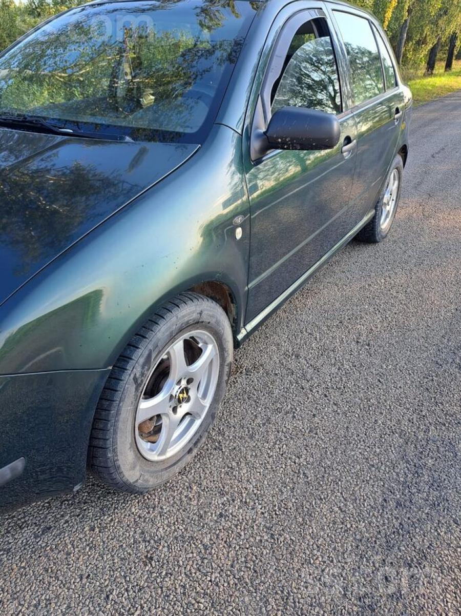 Green Skoda Fabia 2002 in Valmiera, with an engine capacity of 1.40 L and mileage of 229 thousand km for 1000 €, photo 3 on AUTOMOTO.COM.LV