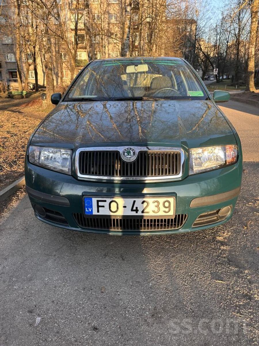 Zaļš Skoda Fabia 2005 Rīga, ar dzinēja tilpumu 1.20 L un nobraukumu 180 tūkst. km par 1000 €, foto 3 vietnē AUTOMOTO.COM.LV