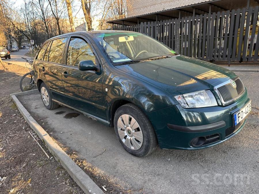 Zaļš Skoda Fabia 2005 Rīga, ar dzinēja tilpumu 1.20 L un nobraukumu 180 tūkst. km par 1000 €, foto 4 vietnē AUTOMOTO.COM.LV