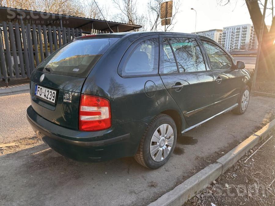 Zaļš Skoda Fabia 2005 Rīga, ar dzinēja tilpumu 1.20 L un nobraukumu 180 tūkst. km par 1000 €, foto 5 vietnē AUTOMOTO.COM.LV
