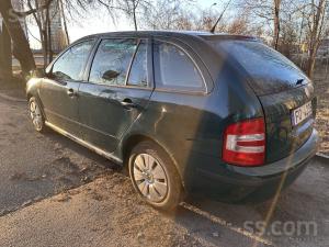 Zaļš Skoda Fabia 2005 Rīga, ar dzinēja tilpumu 1.20 L un nobraukumu 180 tūkst. km par 1000 €, foto 6 vietnē AUTOMOTO.COM.LV