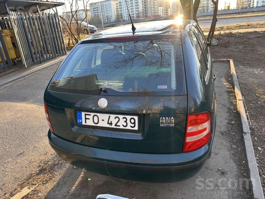 Zaļš Skoda Fabia 2005 Rīga, ar dzinēja tilpumu 1.20 L un nobraukumu 180 tūkst. km par 1000 €, foto 7 vietnē AUTOMOTO.COM.LV