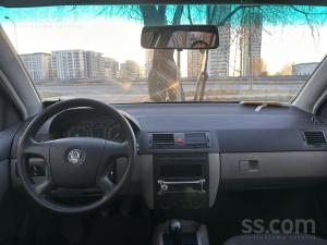 Zaļš Skoda Fabia 2005 Rīga, ar dzinēja tilpumu 1.20 L un nobraukumu 180 tūkst. km par 1000 €, foto 9 vietnē AUTOMOTO.COM.LV