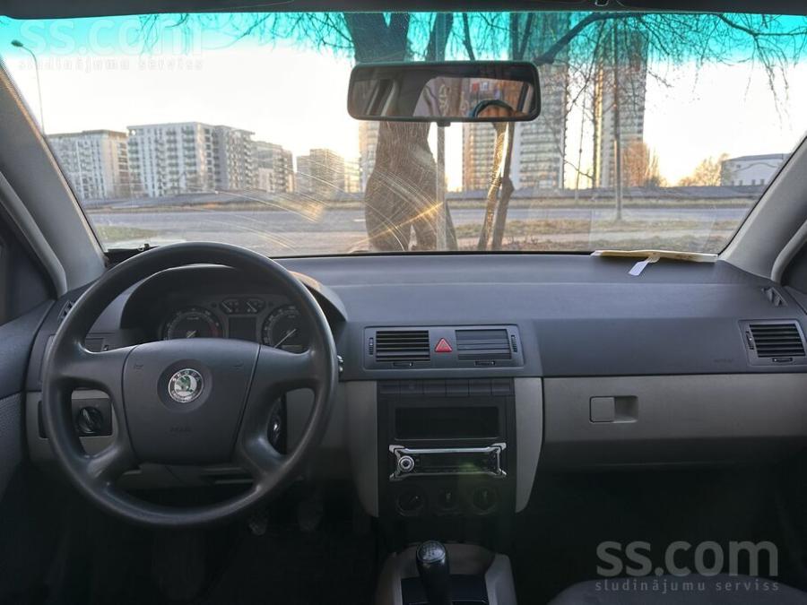 Zaļš Skoda Fabia 2005 Rīga, ar dzinēja tilpumu 1.20 L un nobraukumu 180 tūkst. km par 1000 €, foto 9 vietnē AUTOMOTO.COM.LV