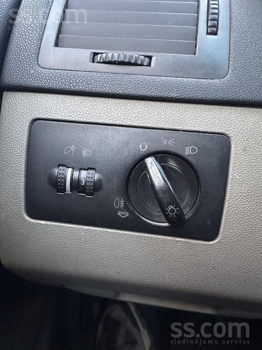 Zaļš Skoda Fabia 2005 Rīga, ar dzinēja tilpumu 1.20 L un nobraukumu 180 tūkst. km par 1000 €, foto 13 vietnē AUTOMOTO.COM.LV