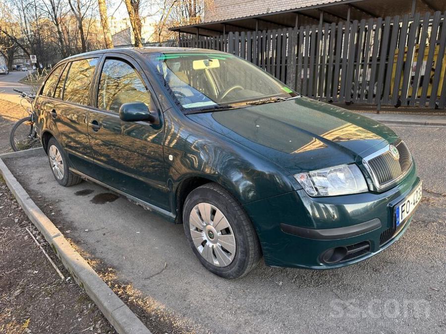 Zaļš Skoda Fabia 2005 Rīga, ar dzinēja tilpumu 1.20 L un nobraukumu 180 tūkst. km par 1000 €, foto 19 vietnē AUTOMOTO.COM.LV