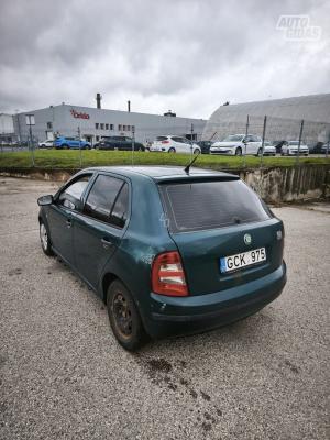 Green Skoda Fabia 2005 in Kaunas, with an engine capacity of 1.20 L and mileage of 239 thousand km for 300 €, photo 4 on AUTOMOTO.COM.LV