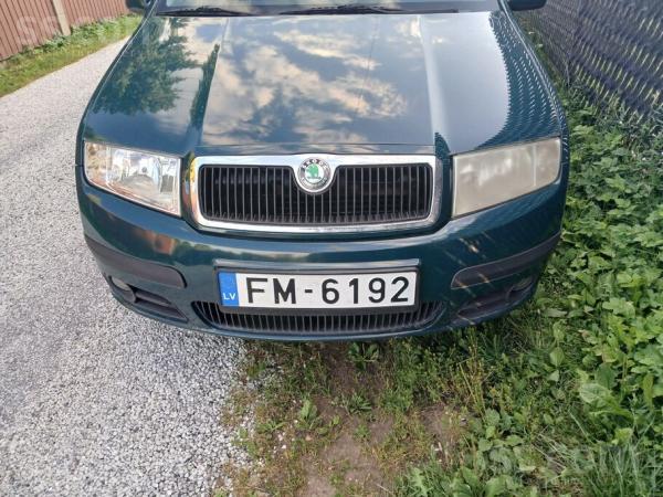 Skoda Fabia 2005 in Riga on AUTOMOTO.COM.LV Green Skoda Fabia 2005 in Riga, with an engine capacity of 1.20 L and mileage of 186 thousand km for 1470 ā¬, photo 4 on AUTOMOTO.COM.LV