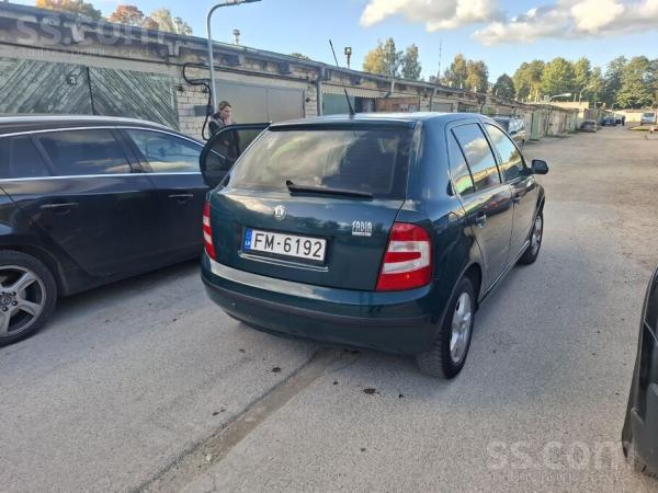 Skoda Fabia 2005 in Riga on AUTOMOTO.COM.LV Green Skoda Fabia 2005 in Riga, with an engine capacity of 1.20 L and mileage of 186 thousand km for 1470 ā¬, photo 8 on AUTOMOTO.COM.LV
