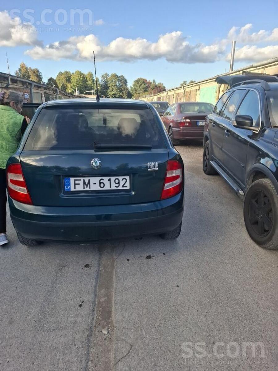 Zaļš Skoda Fabia 2005 Rīga, ar dzinēja tilpumu 1.20 L un nobraukumu 186 tūkst. km par 1470 €, foto 10 vietnē AUTOMOTO.COM.LV