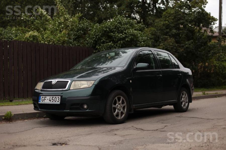 Zaļš Skoda Fabia 2006 Rīga, ar dzinēja tilpumu 1.40 L un nobraukumu 195 tūkst. km par 970 €, foto 1 vietnē AUTOMOTO.COM.LV