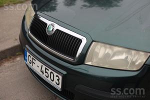 Zaļš Skoda Fabia 2006 Rīga, ar dzinēja tilpumu 1.40 L un nobraukumu 195 tūkst. km par 970 €, foto 2 vietnē AUTOMOTO.COM.LV