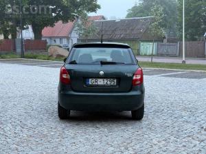 Green Skoda Fabia 2007 in Ventspils, with an engine capacity of 1.40 L and mileage of 276 thousand km for 900 €, photo 5 on AUTOMOTO.COM.LV