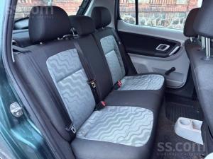 Green Skoda Fabia 2007 in Ventspils, with an engine capacity of 1.40 L and mileage of 276 thousand km for 900 €, photo 8 on AUTOMOTO.COM.LV