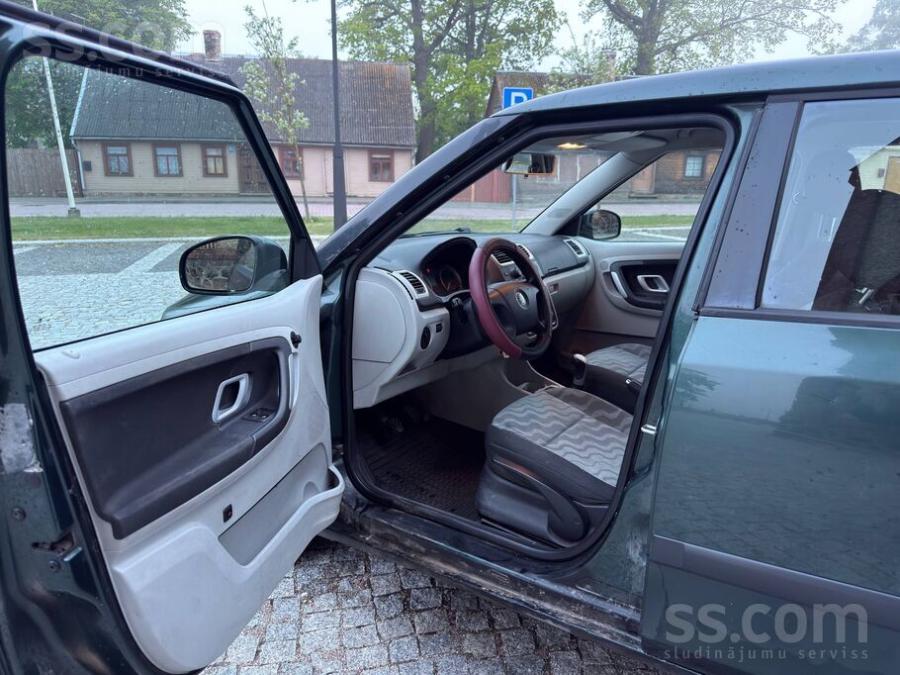 Green Skoda Fabia 2007 in Ventspils, with an engine capacity of 1.40 L and mileage of 276 thousand km for 900 €, photo 9 on AUTOMOTO.COM.LV