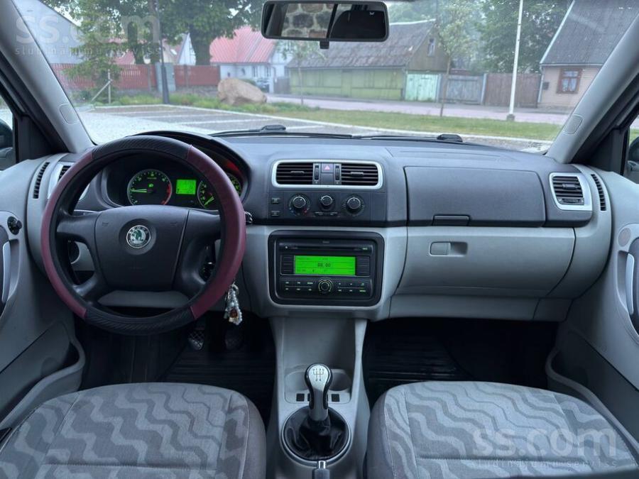 Green Skoda Fabia 2007 in Ventspils, with an engine capacity of 1.40 L and mileage of 276 thousand km for 900 €, photo 11 on AUTOMOTO.COM.LV