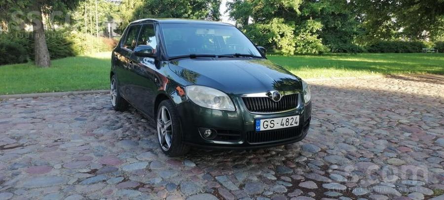 Zaļš Skoda Fabia 2007 Kuldīga, ar dzinēja tilpumu 1.60 L un nobraukumu 277 tūkst. km par 1500 €, foto 1 vietnē AUTOMOTO.COM.LV