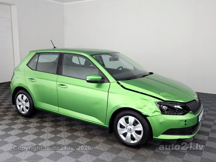 Green Skoda Fabia 2016 in Tallinn, with an engine capacity of 1.00 L and mileage of 123 thousand km for 2299 €, photo 1 on AUTOMOTO.COM.LV